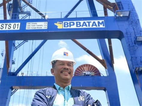 Kebut Bongkar Muat 1 Unit Sts Crane Didatangkan Ke Pelabuhan Batu Ampar