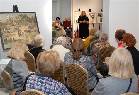 Ekskursija Parodoje „nijolės Miliauskaitės Sielos Labirintas Gyvenimo Marijampolėje