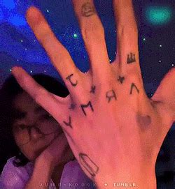 His Pretty Hands Deserve Their Own Fandom Part 1 Tumbex
