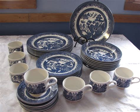 Blue Willow Dinnerware Set 1989 Churchill Made In Staffordshire