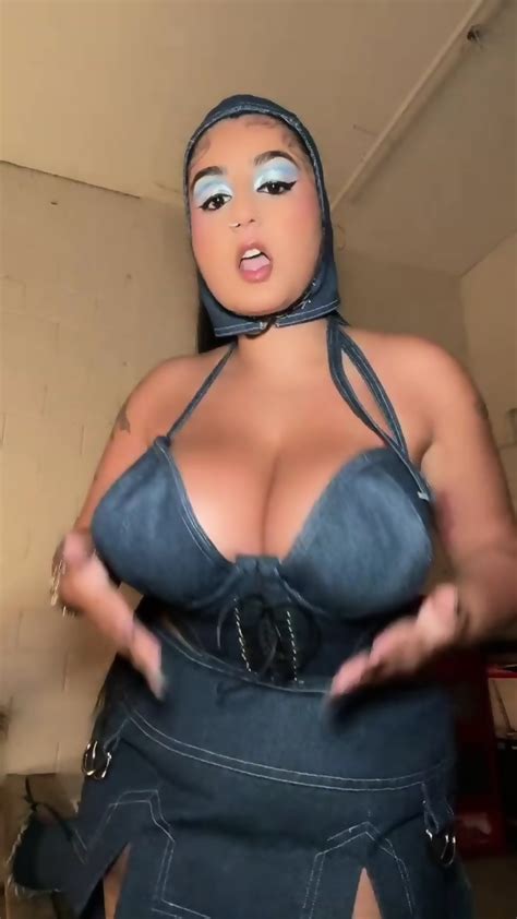 Chippyxnonstophangingboobs Eporner