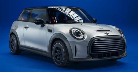 Mini Strip Debut 1 Bm Paul Tans Automotive News