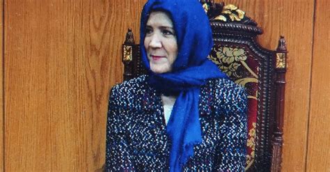 دولت آمریکا از سفیر خود در لبنان به دلیل پوشیدن حجاب، هم‌زمان با