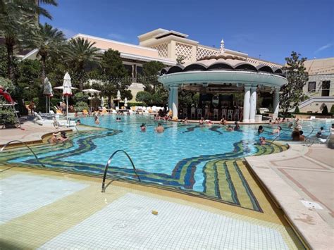 Encore Las Vegas Review A Luxurious Oasis On The Strip