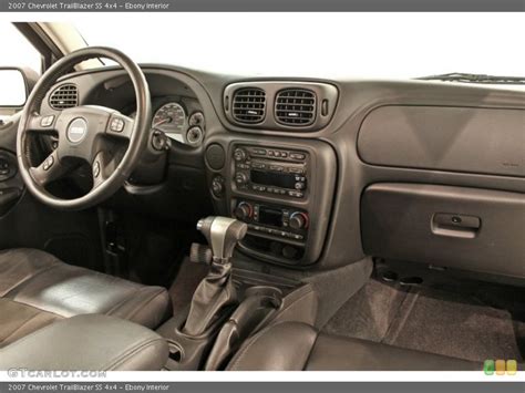 Ebony Interior Dashboard For The 2007 Chevrolet Trailblazer Ss 4x4