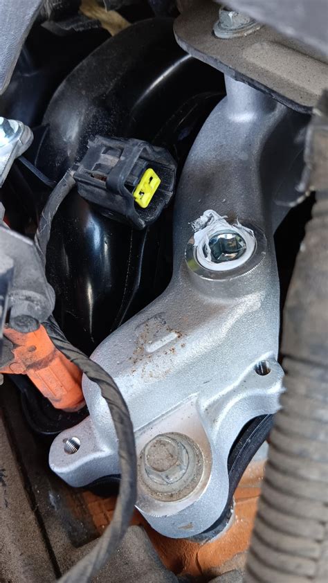 Isnt There Supposed To Be A Coolant Tempature Sensor Here R Crownvictoria