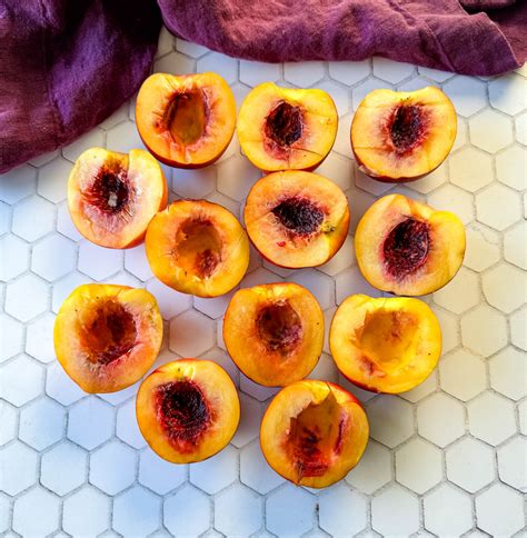 Juicy Grilled Peaches