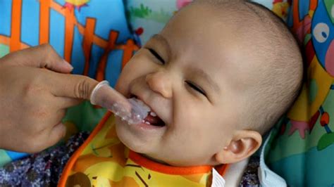 Pokvareni Mlečni Zubi Kod Dece Uzroci Rešenja I Saveti Za Roditelje