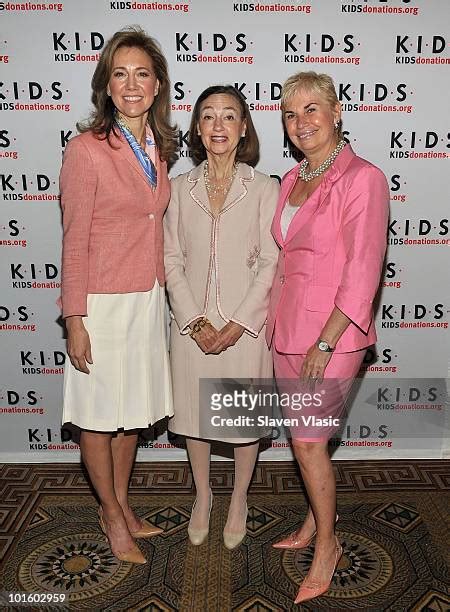 Silda Wall Spitzer Feet