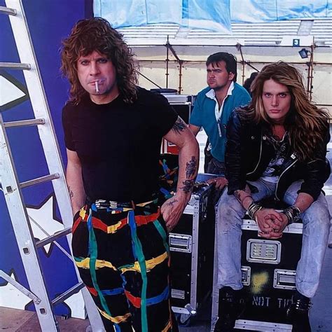 25 Backstage Photos Of Old School Stars Before Shows Know Your Meme
