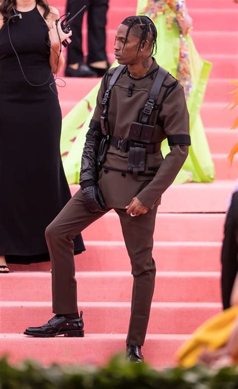 Travis Scott Outfits 15 Best Looks From Rapper Travis Scott