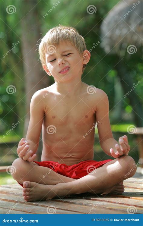 Bambino Disgusted Immagine Stock Immagine Di Umore Difettoso 8933069