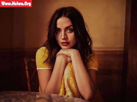 آنا دي أرماس تتألق في أحدث جلسة تصوير لصالح مجلة Nexos