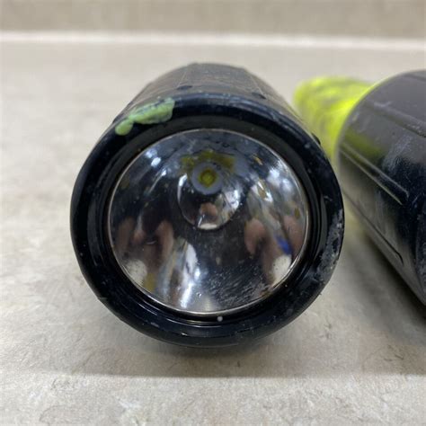 Lot Of 2 Streamlight Propolymer 4aa Led Flashlight Ebay