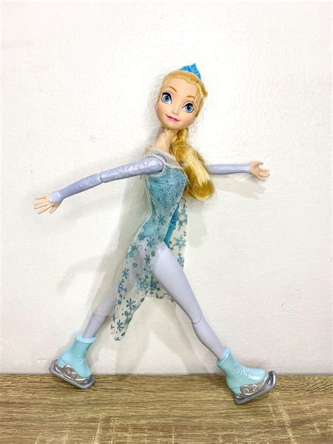 Frozen Elsa Doll Skates Hobbies And Toys Toys And Games On Carousell