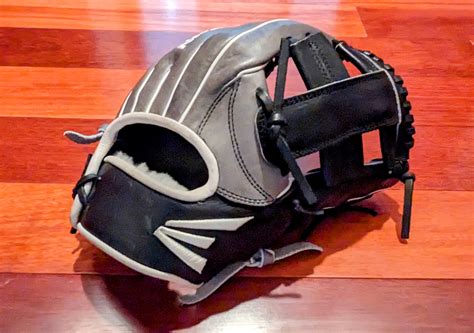 Easton Small Batch 53 Butcher Bird Model C22 115 Infield Glove