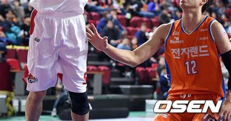 사진 최승욱날렵하게