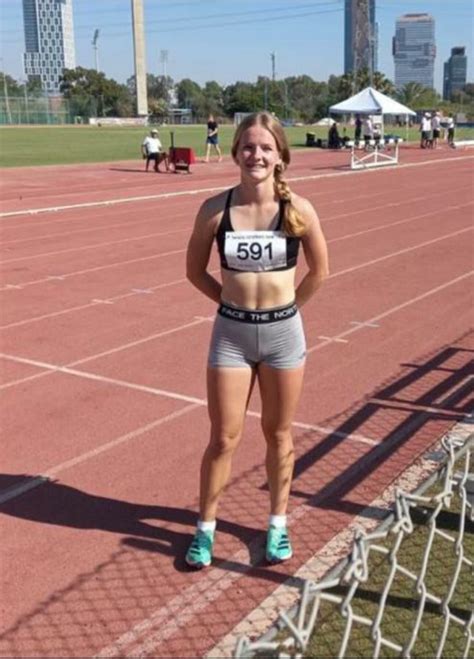 עידו פרץשני זכאי ואלינה מלכוב תלמידי קמפוס קרית שרת בחולון משתתפים באולימפיאדת הנוער