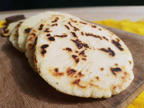 Como Hacer Arepas Con Todo Colombianas