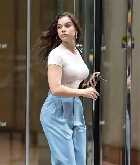 Please Catfish Me As Gorgeous Goddess Hailee Steinfeld And Train Me To Be Either An Orgasmless