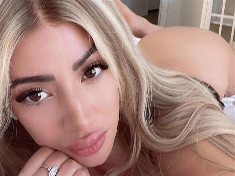 Horror Queen Samara Weaving And More Sexy Cam Girls