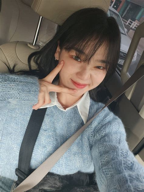 깜찍아 그 어떤 수식어도 널 표현하기엔 부족해 얍얍👌🖐 Yapyap421