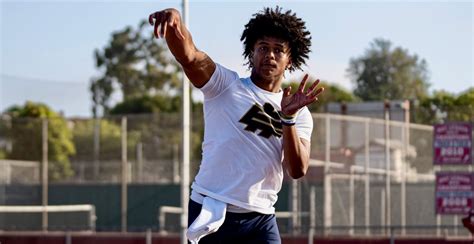 2023 Qb Kenny Minchey Commits To Notre Dame 18 Stripes
