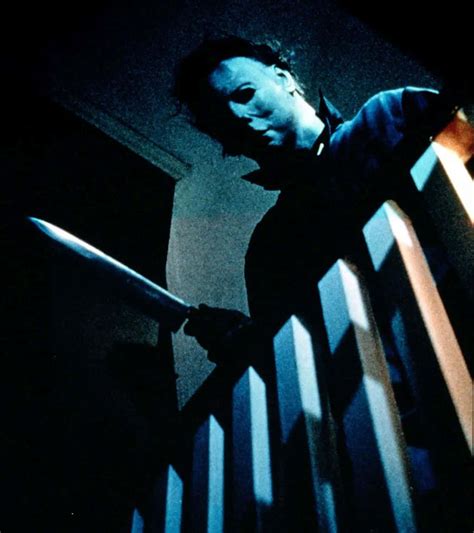 Download Michael Myers With Knife Aesthetic Wallpaper