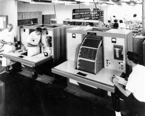 Década De 1950 Universal Instruments Corporation
