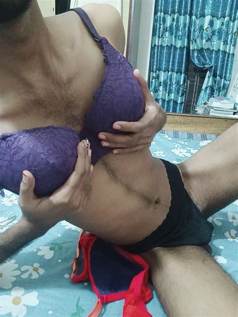 Crossdresser On Bed 26 Pics Xhamster