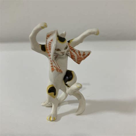 歌川国芳②猫の立体浮世絵美術館・踊る猫又／ガチャ猫フィギュア メルカリ