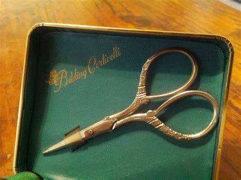 Belding Corticelli Sewing Kit With Silver Scissors And 16 Spools Of Thread