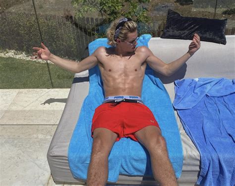 Footballers Shirtless Todd Cantwell Norwich 🏴󠁧󠁢󠁥󠁮󠁧󠁿