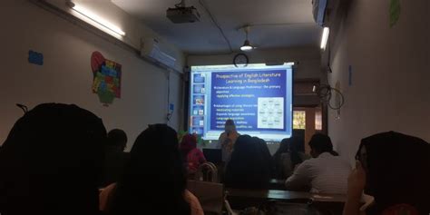 Presentation Day At The University Mafi Mohammad