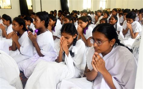 Sil Programme At Lindsay Girls School Caption Story Daily Mirror