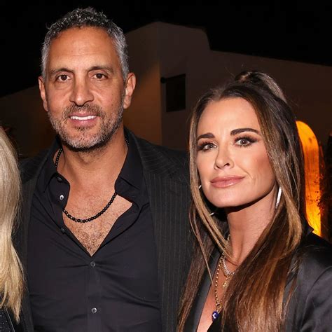 Rhobh Kyle Richards Rumored Girlfriend Morgan Wade Make Out In Sultry