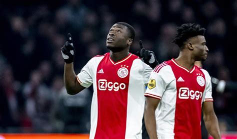 Commentaar Leo Driessen Maakt Tongen Los Alsof Ik Naar Ajax Tv Keek