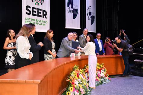 SEER celebra graduación de estudiantes de escuelas de artes El Heraldo de San Luis Potosí