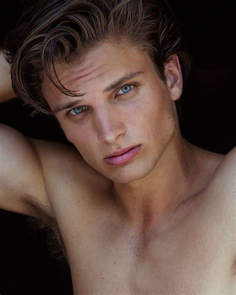Pin By Vivi On Male Brown Hair Brown Hair Brunette Honey Brown