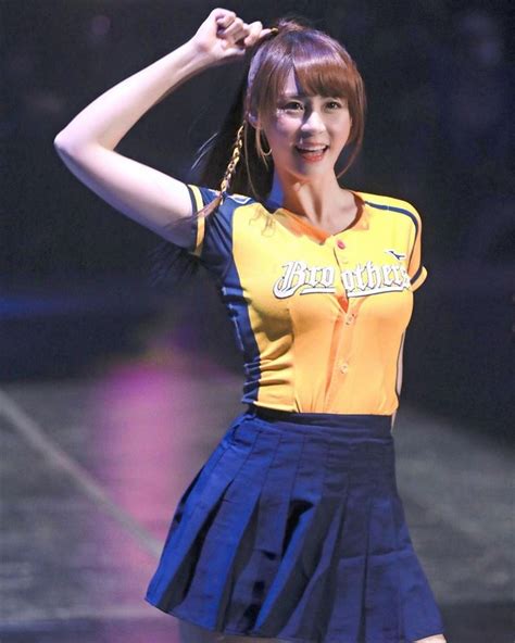 短今扮辣版春麗炸翻小巨蛋！貼身「中空版旗袍」好身材一覽無遺網嗨翻 娛樂星聞