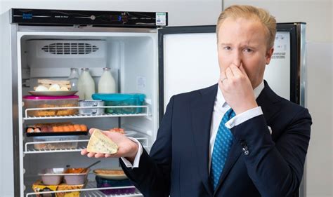 New Office Snackiquette Guide Advises Against Eating Smelly Foods In