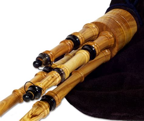 Dudey With 4 Drones Bagpipede