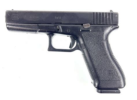 Lot Glock 17 Semi Automatic Pistol