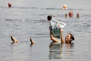 25 Very Funny Beach Photos