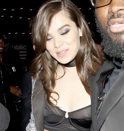 Hailee Steinfeld Nude And Sexy Photos The Fappening