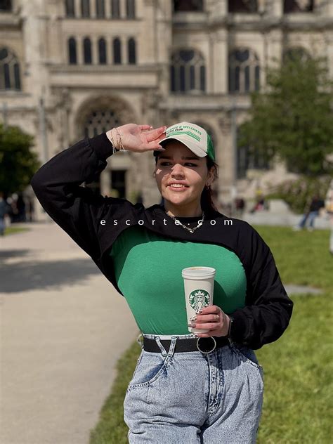 Girl Escort Adele En Paris Escorte