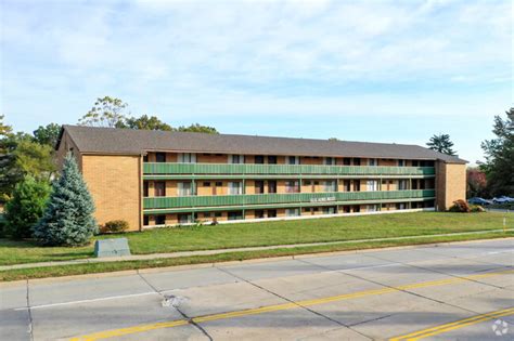 Howe Ave Apartments 1015 1017 Howe Ave Cuyahoga Falls Oh 44221