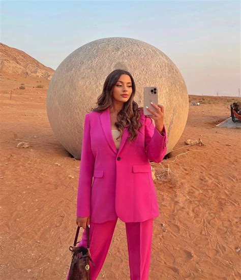 10 Of Nadia Sultans Best Fashion Moments