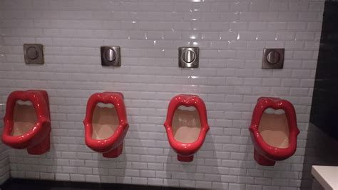 Who Has Never Dreamed Of Pissing In A Mouth Rtrashy