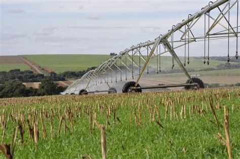 An Introduction To Pivot Irrigation Komet Blog
